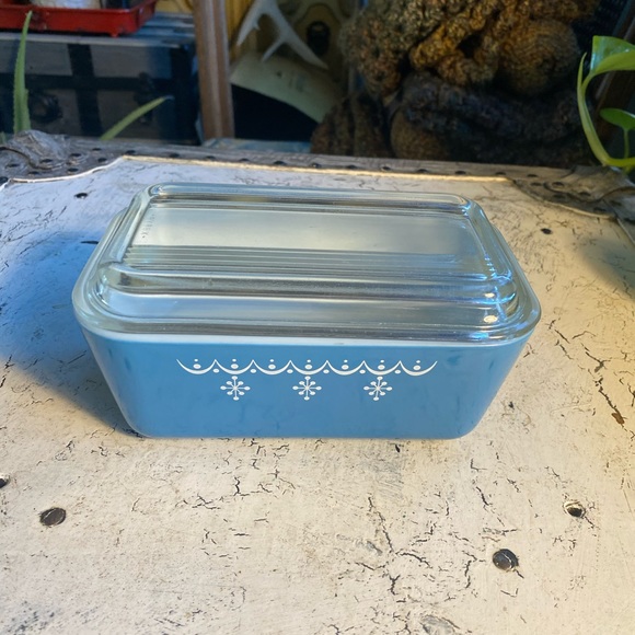 Pyrex | Kitchen | Pyrex Garland 52 Fridge Box With Pyrex Lid | Poshmark